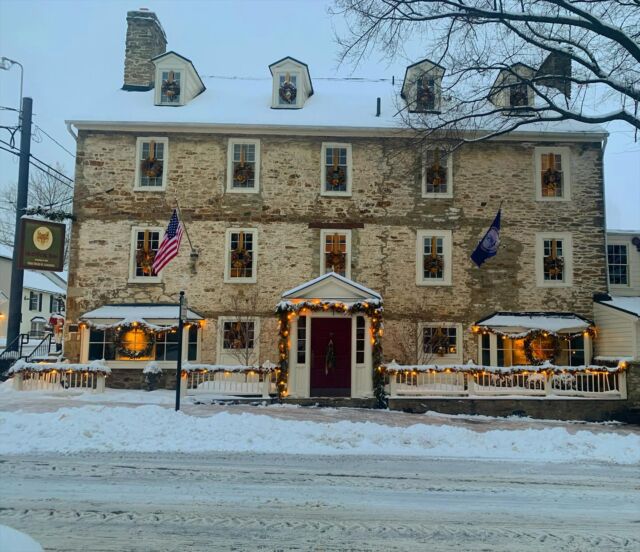Night Fox Pub - The Red Fox Inn & Tavern